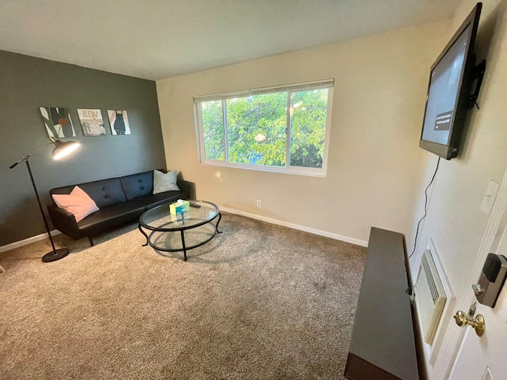 Bright 1 Bedroom Apartment In Midtown Palo Alto - Palo Alto, CA