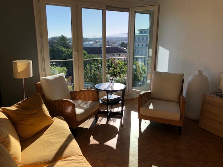 Spacious, Comfortable, Home From Home With Parking - Ferney-Voltaire