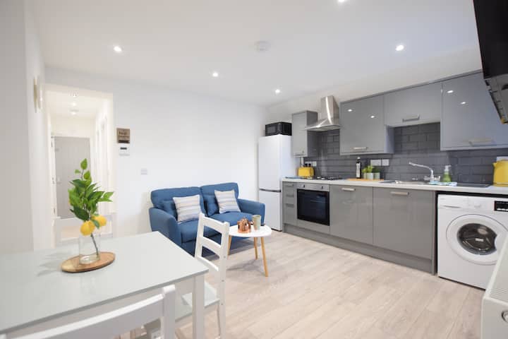 Stylish 2 Bed City Centre Apartment - 링컨