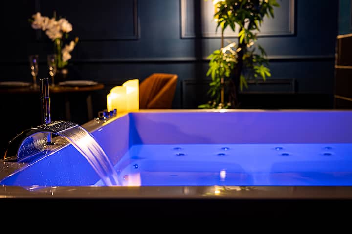 Aux Plaisirs Charnels Suite Romantique Luxueuse - Nevers