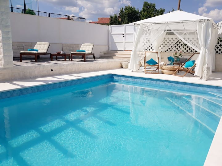 Vintage Villa Near Split - Split