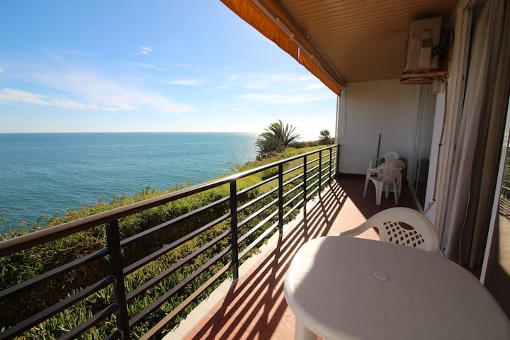 Primera Línea De  Playa En Torremolinos. - Torremolinos