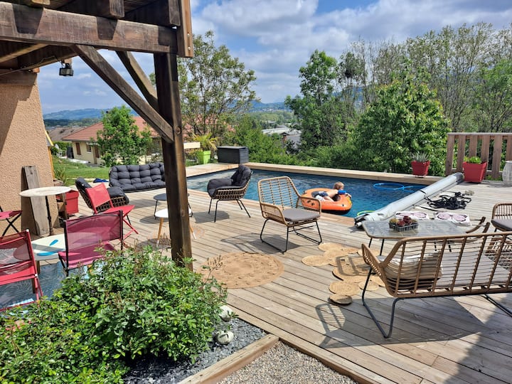 Maison Chaleureuse Avec Piscine Et Terrasse Bois - Rumilly