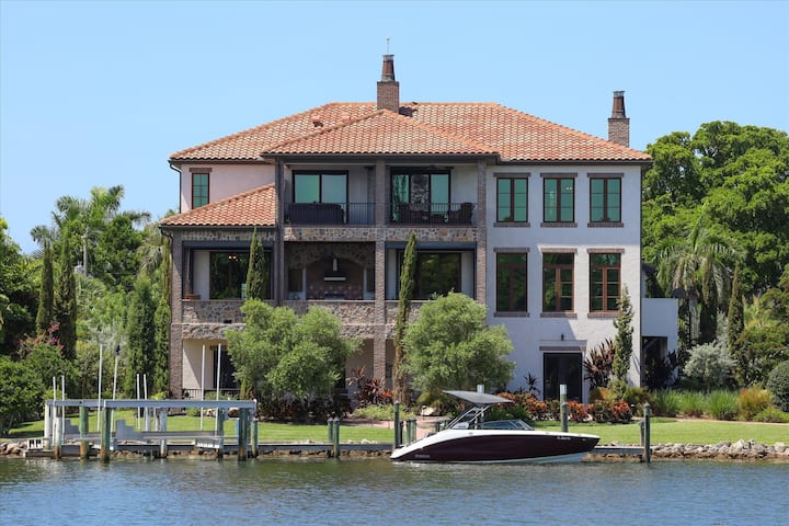 Exceptional Waterfront Home In Sarasota - Sarasota, FL