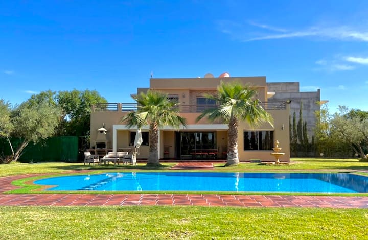 Spacious Moroccan Private Villa With Heated Pool - Morocco