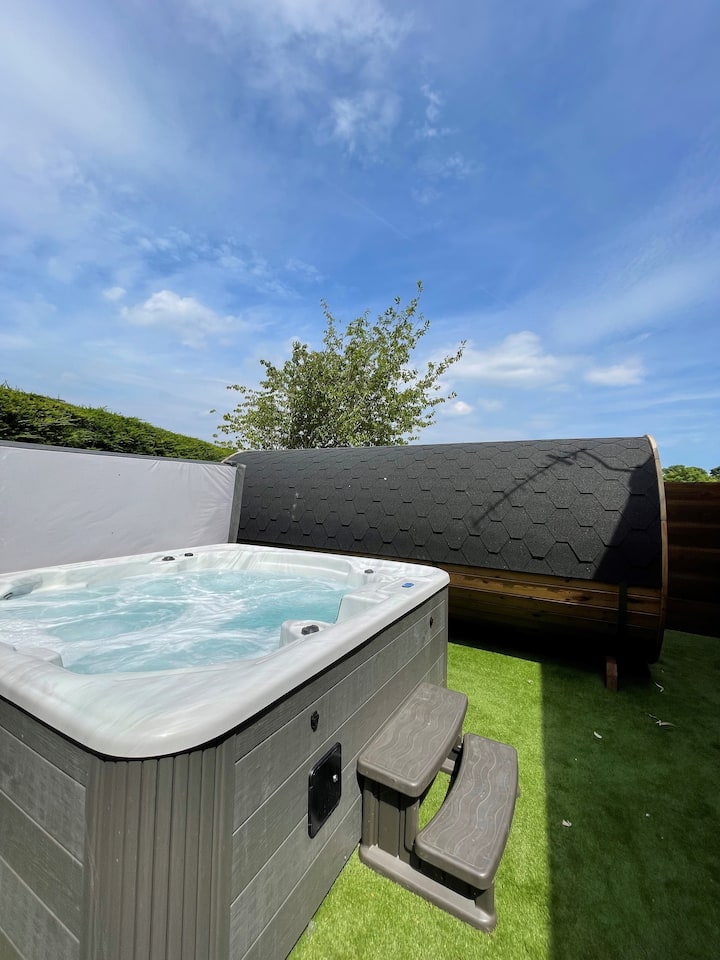 Otters Pocket - 4 Bedroom Lodge, Hot Tub And Sauna - Mablethorpe