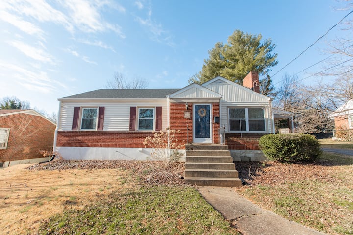 Cozy Cottage Minutes To Lu! - リンチバーグ, VA