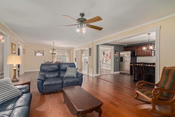 Large 5-br Home Near Hoover Met, Golf & Uofa - Green Pond, AL
