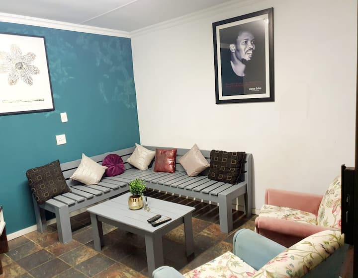 Queens Room With Airy Balcony - Meyerton