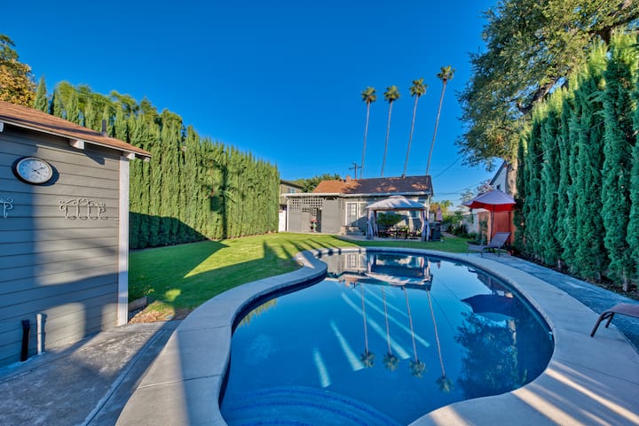 Craftsmen Pool Home With Spacious Backyard - Monrovia, CA