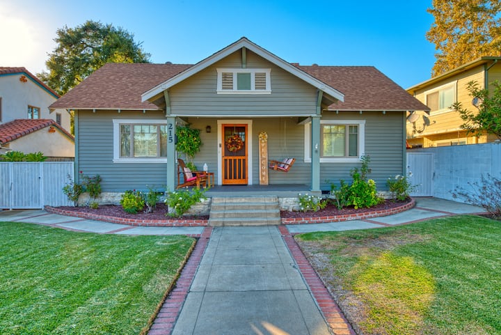 Craftsman Pool Home Near The Foothills - Monrovia, CA