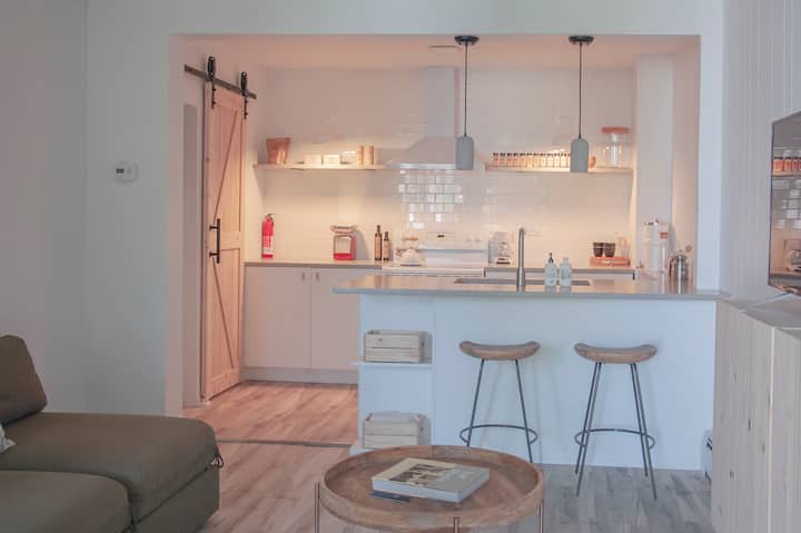 Garden House - Tranquil Stay In College Hill - Providence, RI