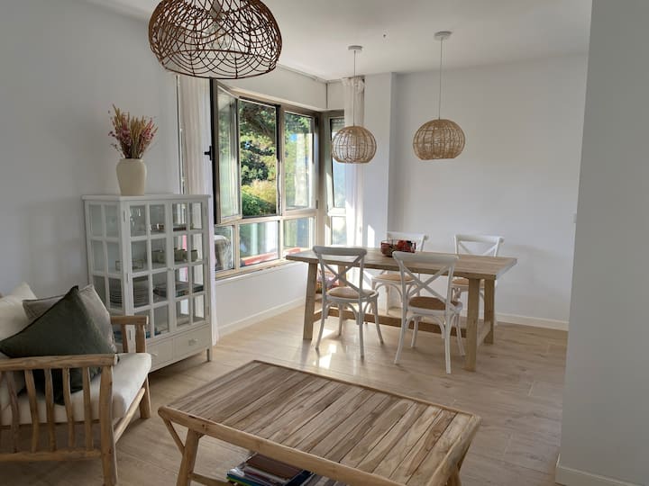 Beautiful Beachfront Apartment - San Vicente de la Barquera