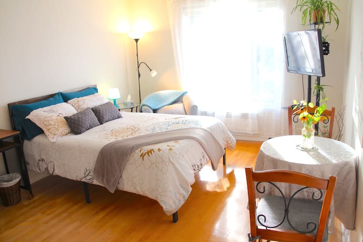 Chambre Aqua Zen + Piscine Intérieure Chauffée - Beloeil