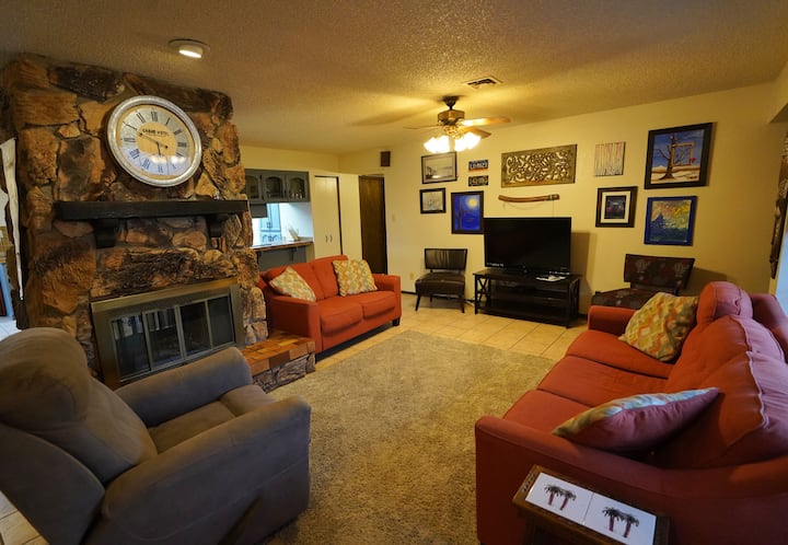 Lovely Pool Home In A Quiet Upscale Neighborhood! - Yuma, AZ