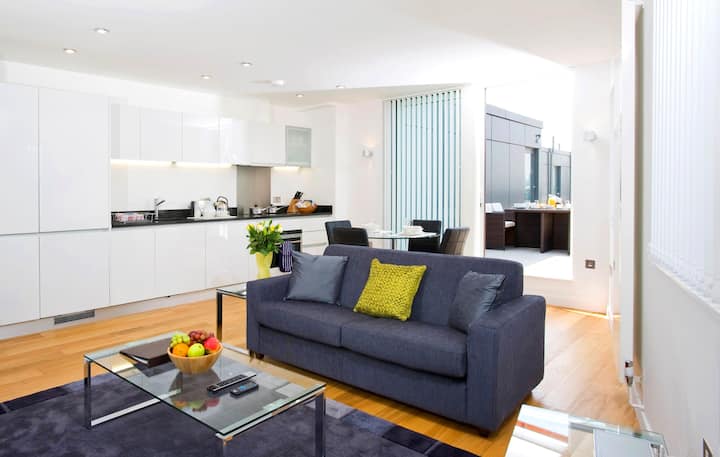 2 Bedroom Cityview Apartment - London