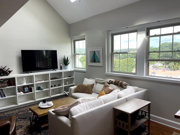 Downtown Mystic Loft! - Stonington, CT