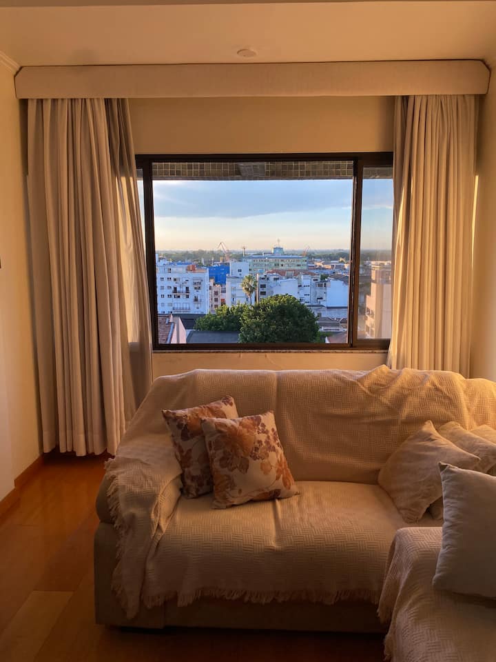 Super Apartamento Bem Localizado - Porto Alegre