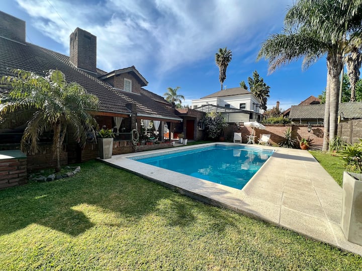 Casa Quinta Con Pileta Y Parrilla En Country Club - Bella Vista