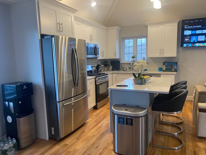 Very Clean Cozy Room In A 3 Bedroom Apartment - Staten Island, NY