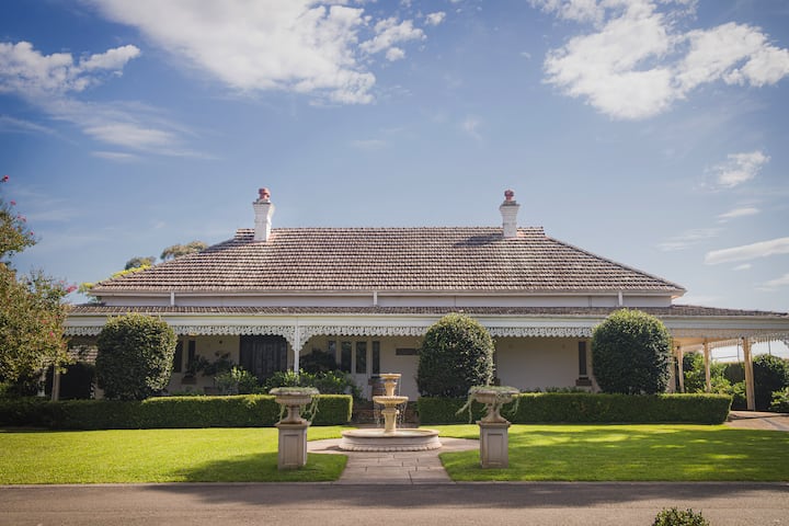 Luxury 19th Century Estate! - 臥龍崗