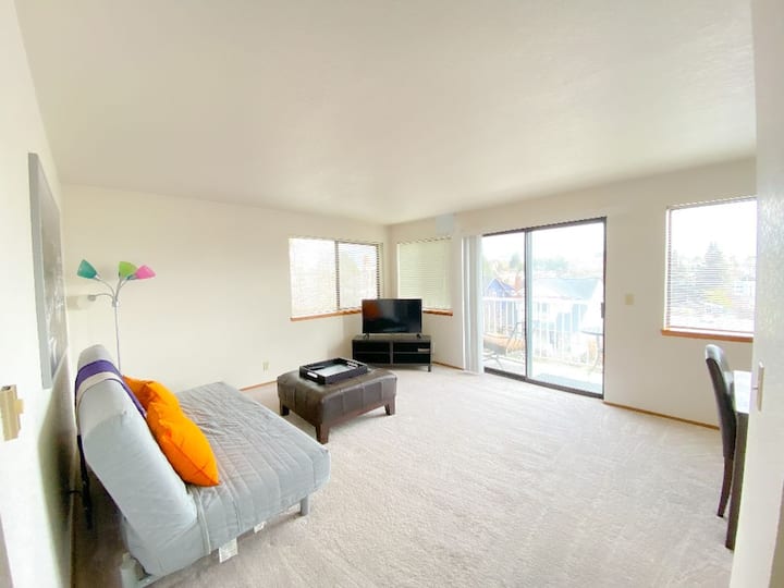 Serene View New In Convenient Wallingford  302 - Seattle