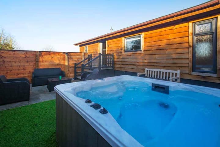 Badgers Den - Luxury 2-bedroom Lodge With Hot Tub - Mablethorpe
