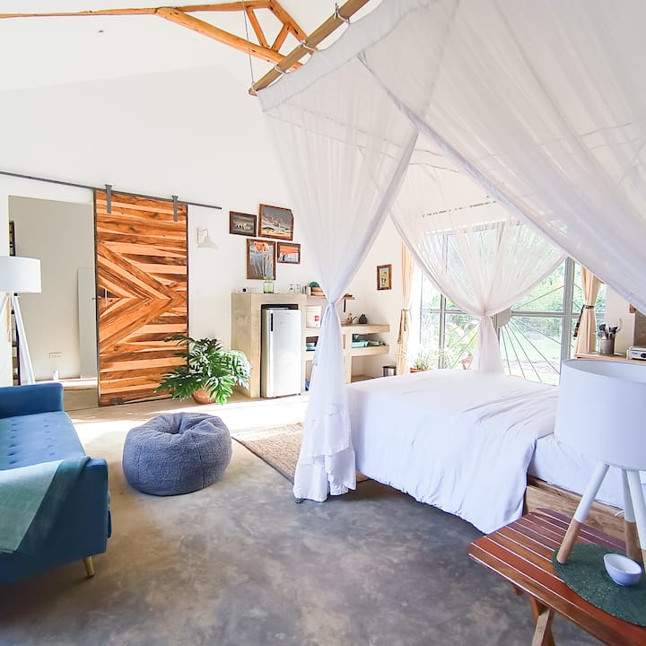 Forest Hide-away With Tub - Tanzania