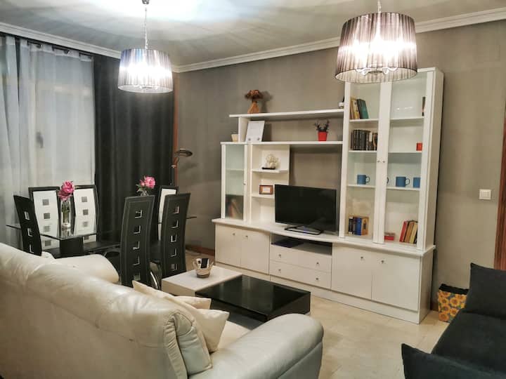 Gran Vía 4
Comodidad Al Máximo - Salamanca, España