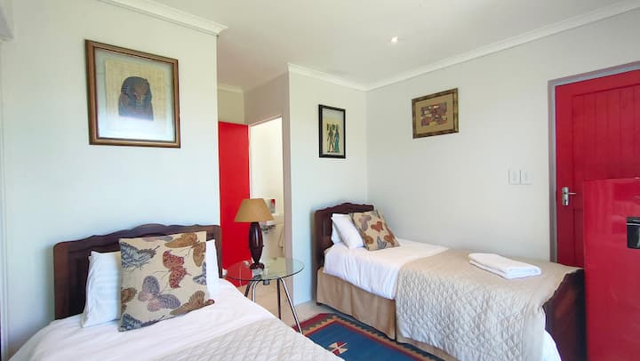 Fijnbos Lodge - Room 5 - Pringle Bay