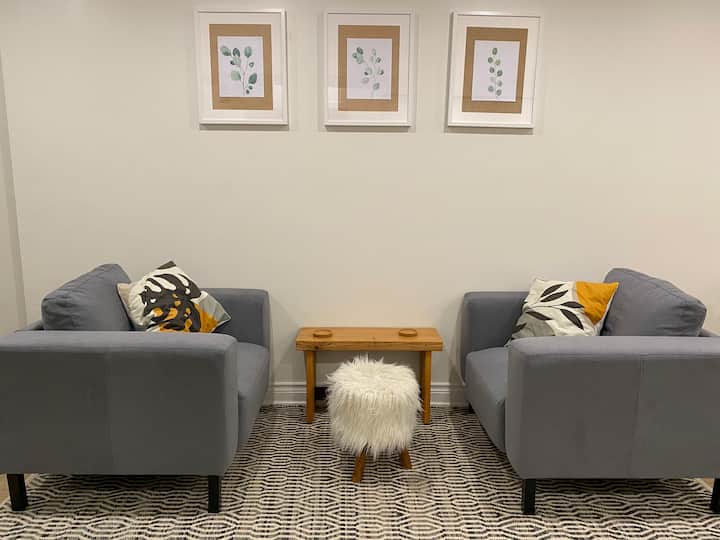 Cozy Kensington Suite - Toronto