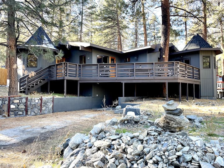 Cozy Modern Cabin Nestled In The Trees And Town - Mountain High Resort, CA