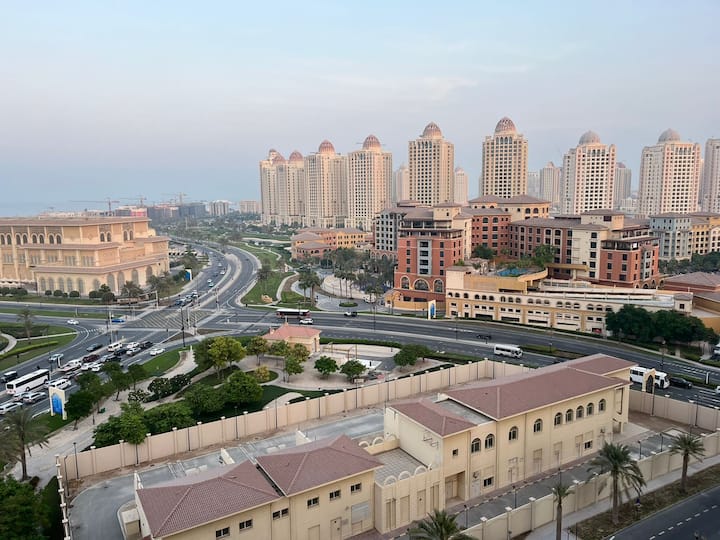 2 + Maid Apartment In The Pearl - ドーハ