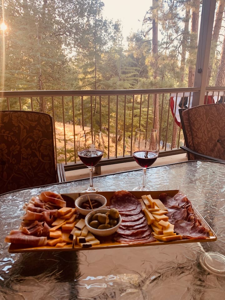 Excellent Cabin With Great Views - Groveland, CA