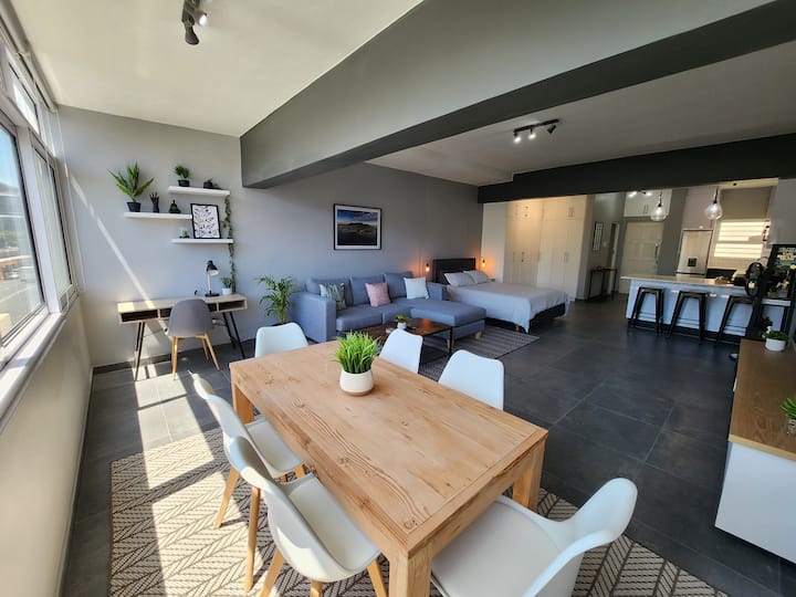 Central Modern Sea Point Studio Apartment - Kapstadt
