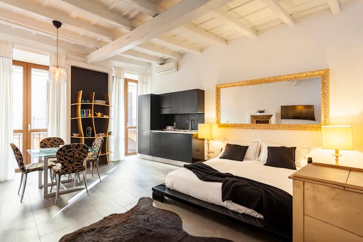 Nuovo Ed Elegante Appartamento Nel Cuore Di Milano - ミラノ