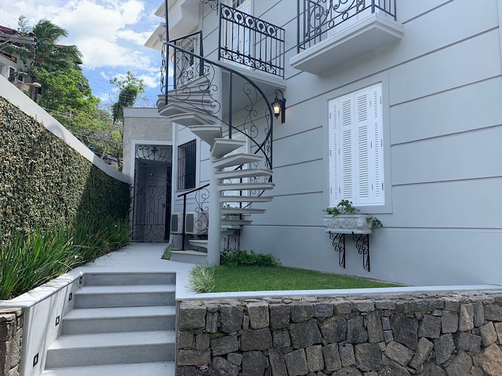 Chalé 1 A Uma Quadra Da Praia De Itaguassu - Ilhabela