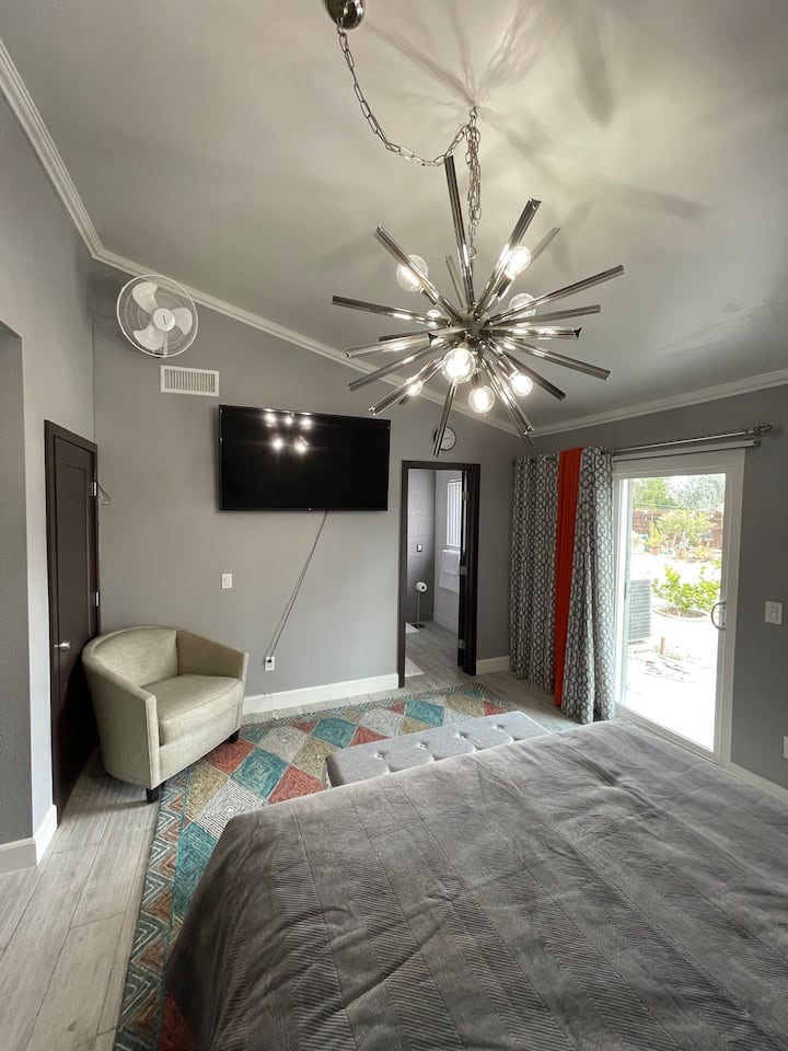 Private Room In Palm Desert - Palm Desert, CA