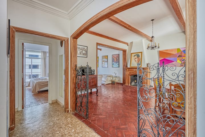 Independencia - Experiencia En Edificio Historico - Buenos Aires