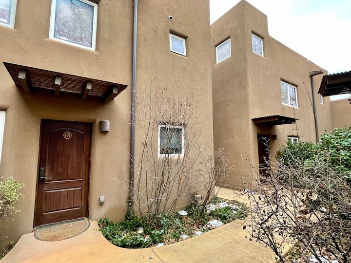 Central Downtown Taos Condo - Taos, NM