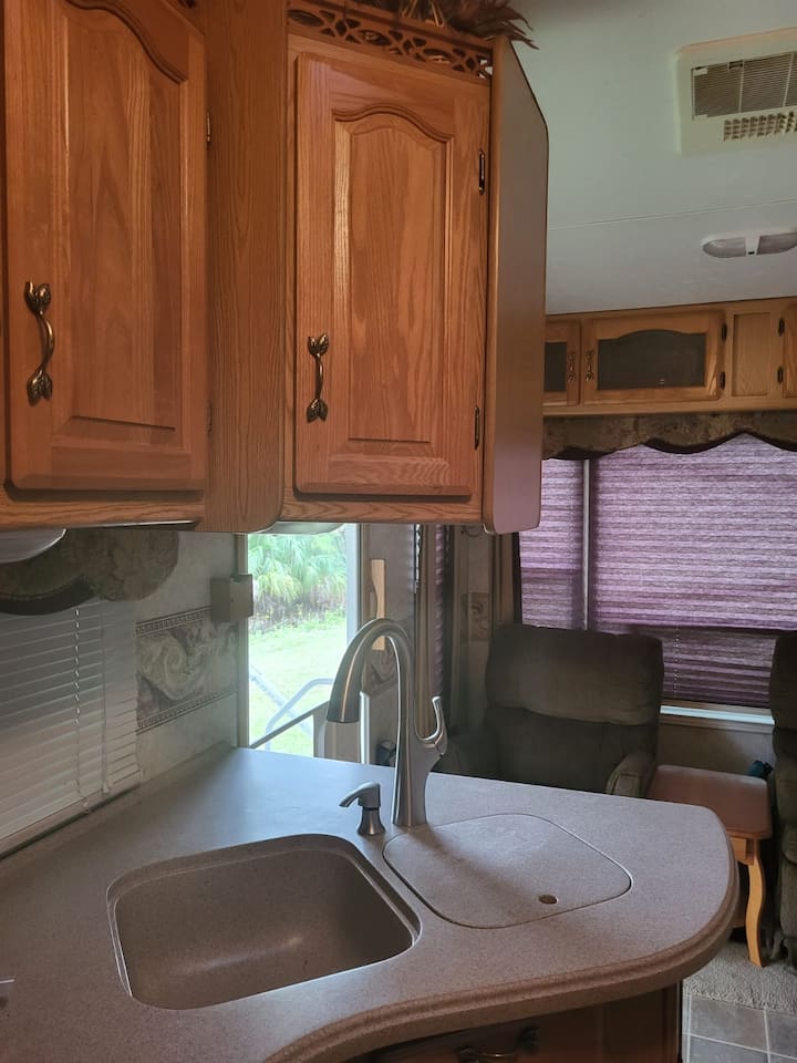 Spacious Clean Rv Camper - Palm Bay, FL