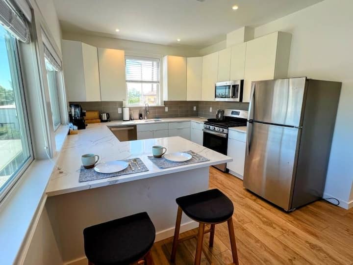 Sunny Serenity: 2br In Long Beach - Long Beach, CA