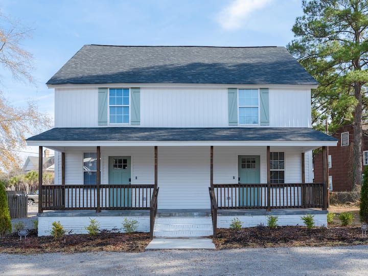 Historic 4 Bdrm Duplex | Sleeps 10! Walkable To Dt - South Carolina