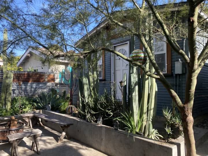 Cacti Casita: A Cozy Getaway In Nela. - Los Angeles