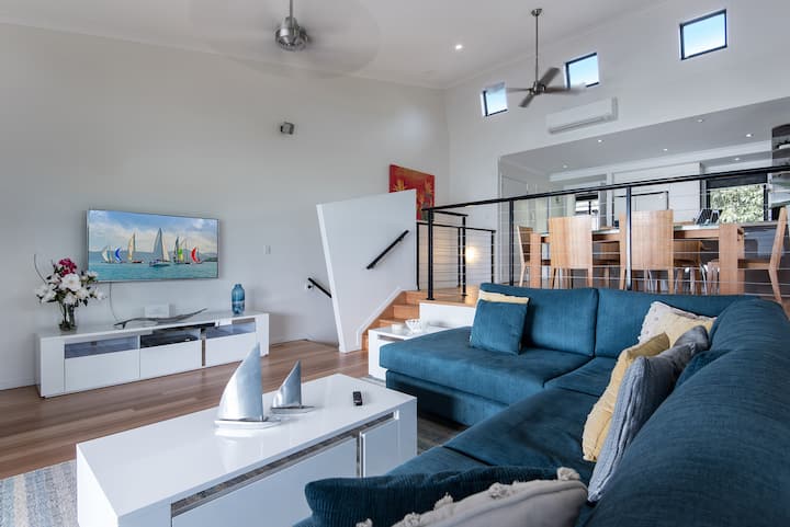 Shorelines 13 - Hamilton Island