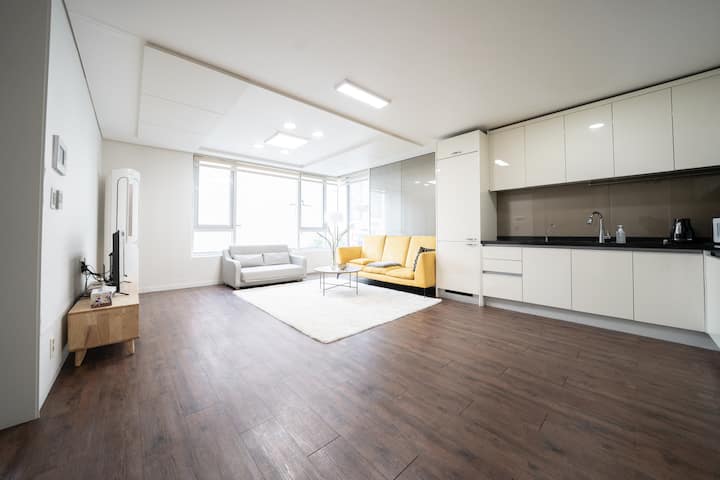 [Airbnb Official] Apt 3bdr Coex City Airport 1min - Seoul