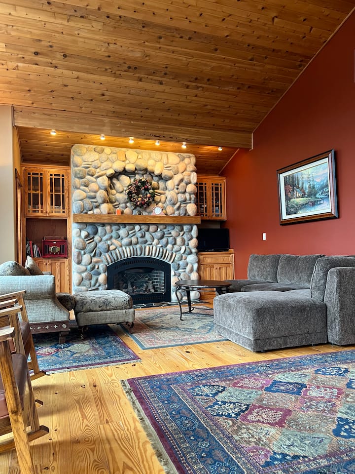 Craftsman Beach Home With A View! - Depoe Bay, OR