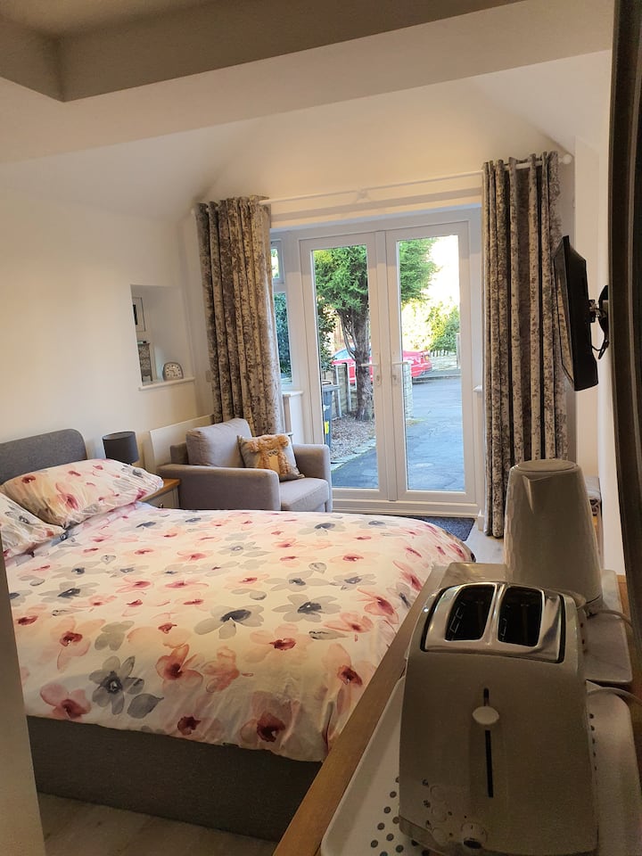 Seaclusion, One Bedroom Guest Annexe - 斯旺納奇
