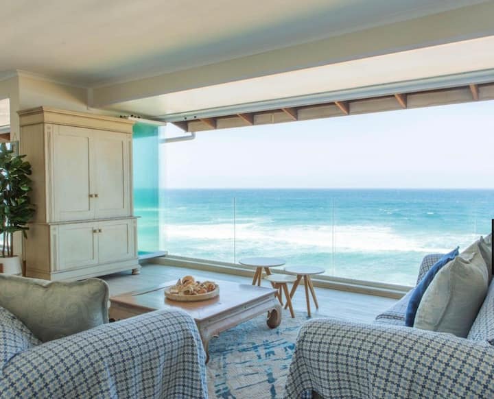 The Sea House, Beachfront Apartment - Ballito