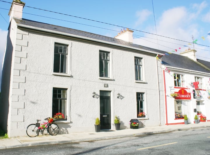 The Old Garda Station - Stylish, Historic Home - County Donegal